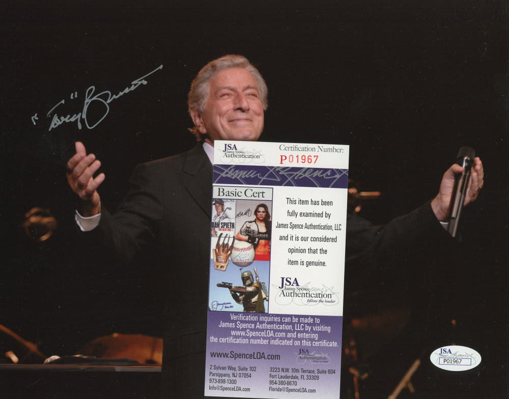 Tony Bennett Signed 8x10 Photo (JSA COA) | Pristine Auction