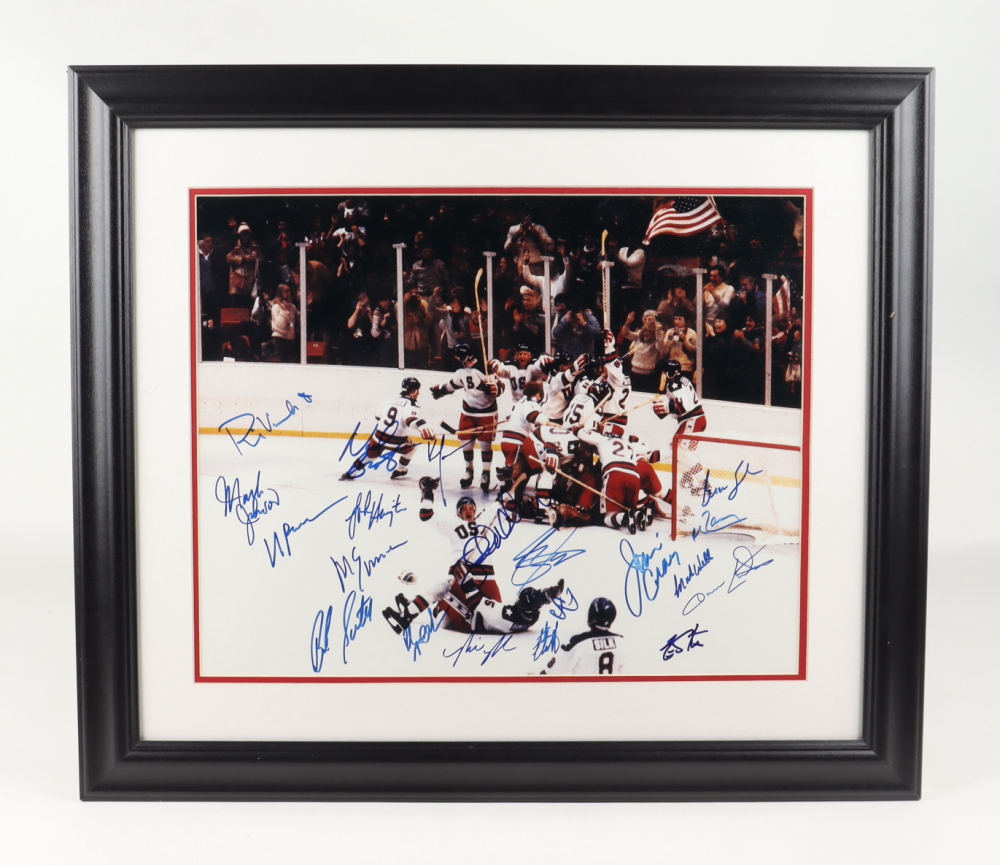1980 Team USA Hockey Team Signed 24x27 Custom Framed "Miracle On Ice ...