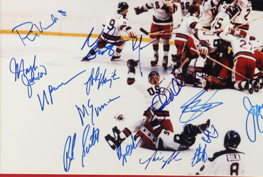 1980 Team USA Hockey Team Signed 24x27 Custom Framed "Miracle On Ice ...