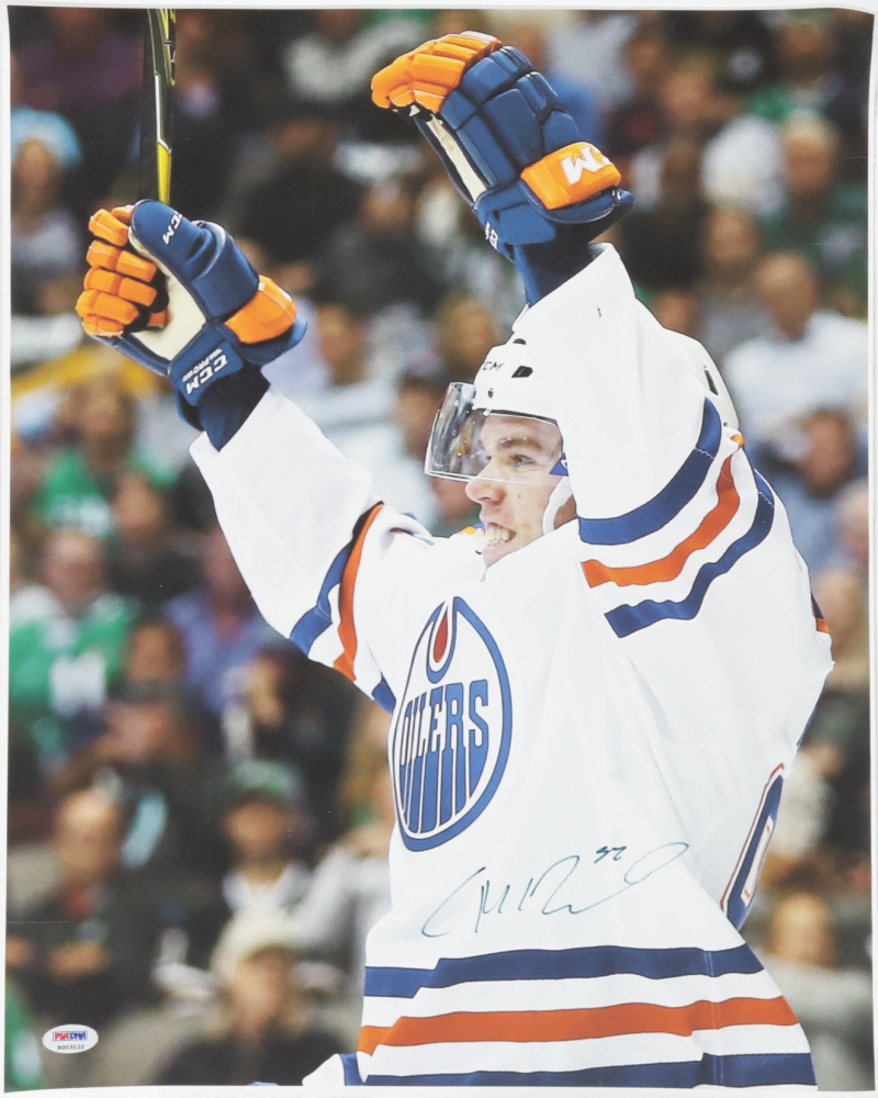 Connor McDavid Signed Oilers 16x20 Lithograph On Canvas (PSA Hologram ...