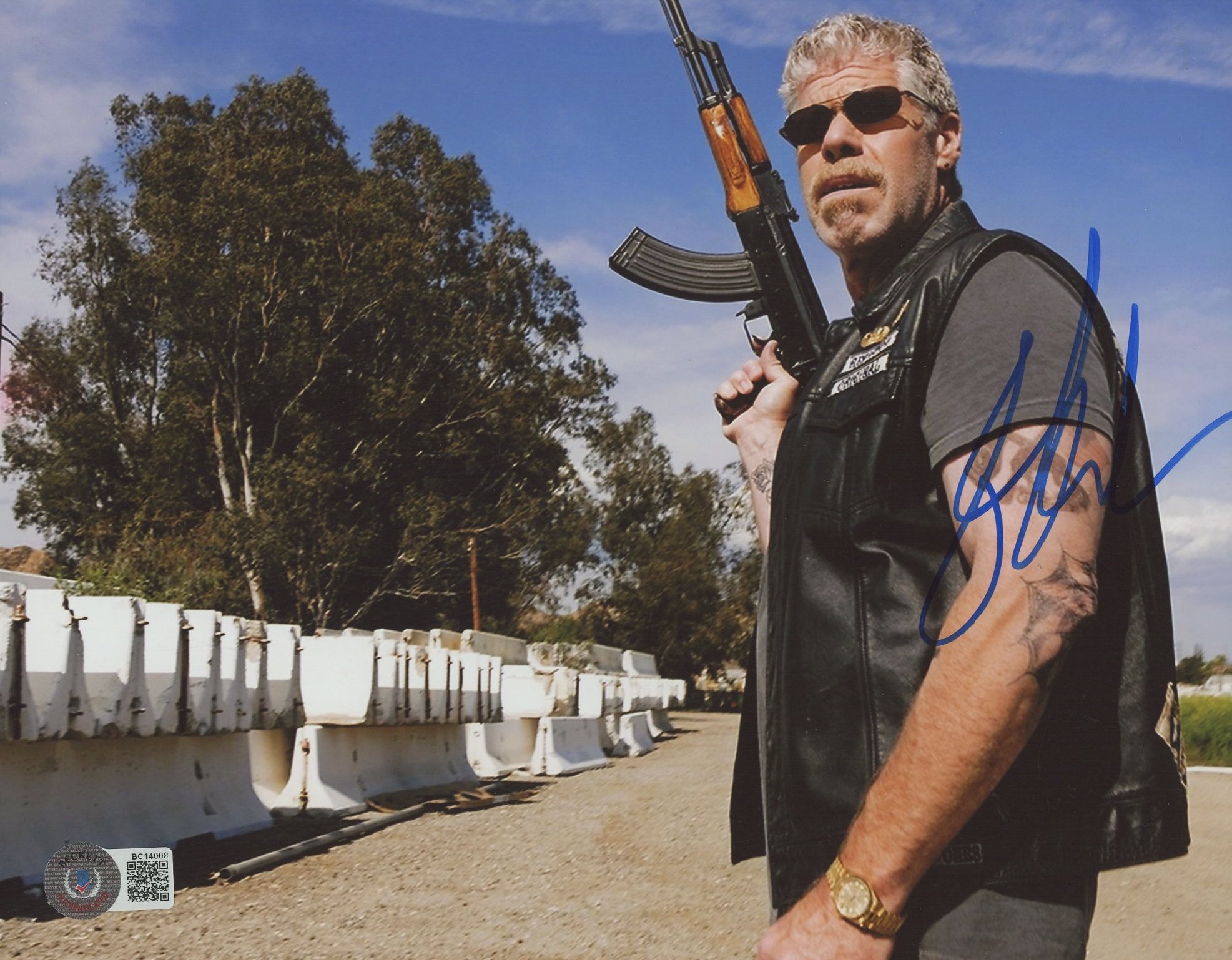 Ron Perlman Signed "Sons of Anarchy" 8x10 Photo (Beckett COA ...