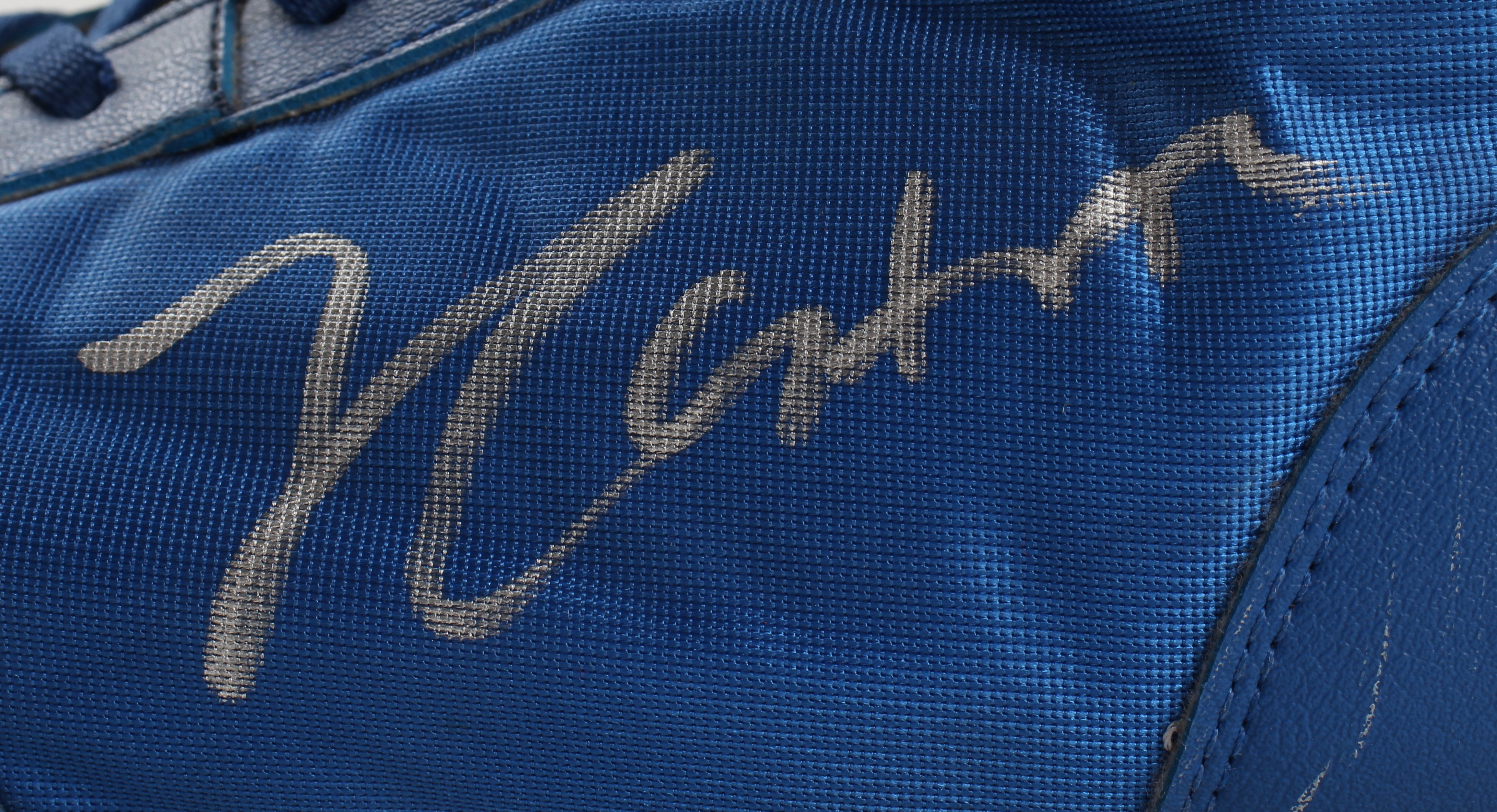 Julio Cesar Chavez Signed Title Boxing Shoe (JSA COA) | Pristine Auction