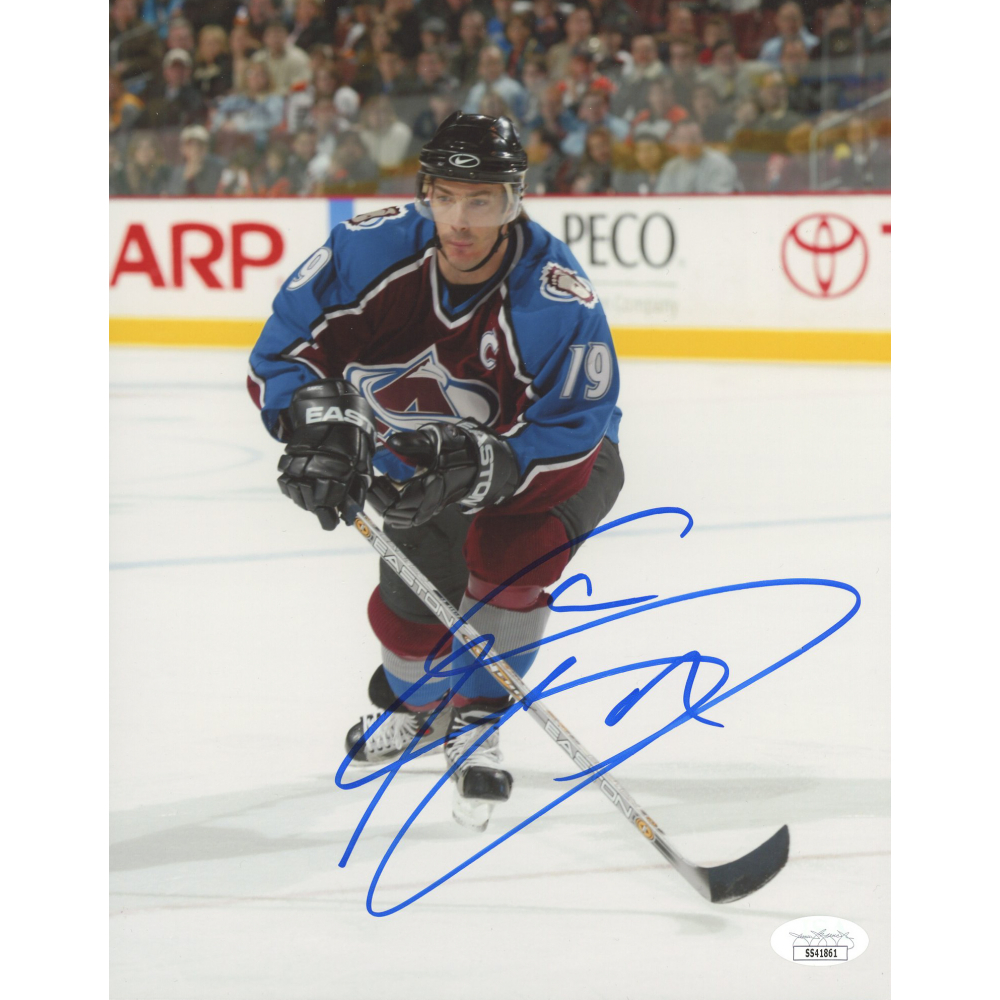 Joe Sakic Signed Avalanche 8x10 Photo (JSA COA) | Pristine Auction