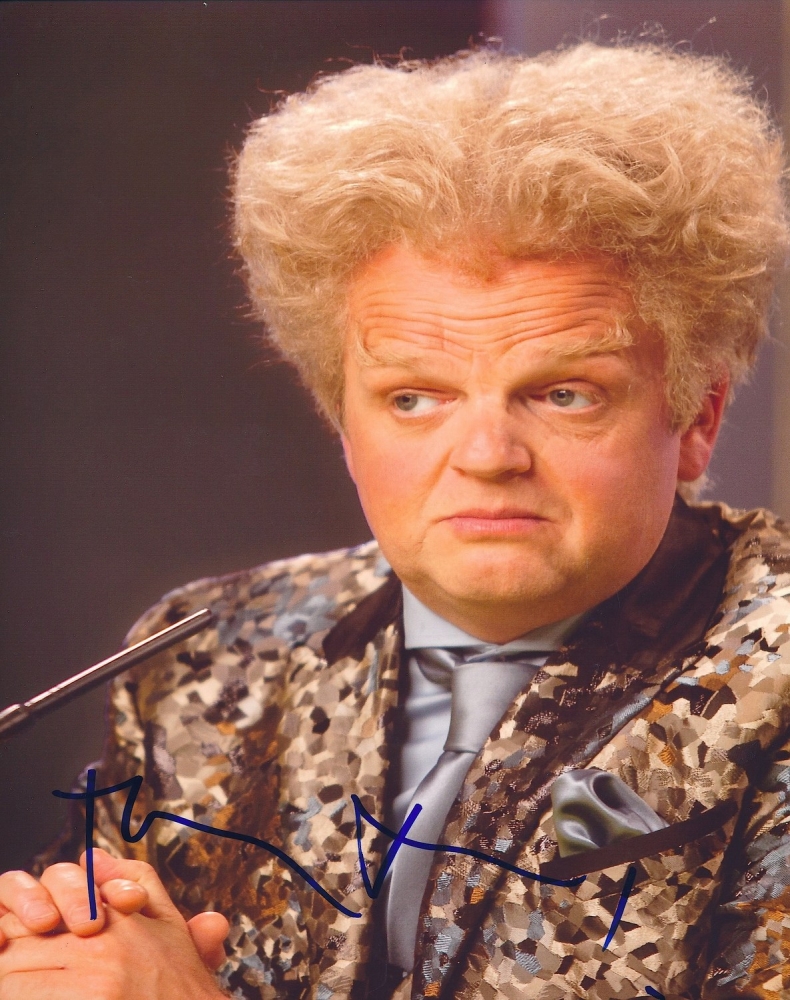 Toby Jones Signed "The Hunger Games" 8x10 Photo (PA LOA) | Pristine Auction