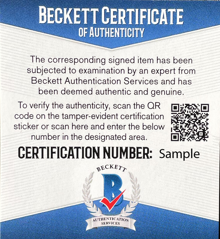 Greg Horn Signed "Captain Marvel" 11x17 Photo (Beckett) | Pristine Auction