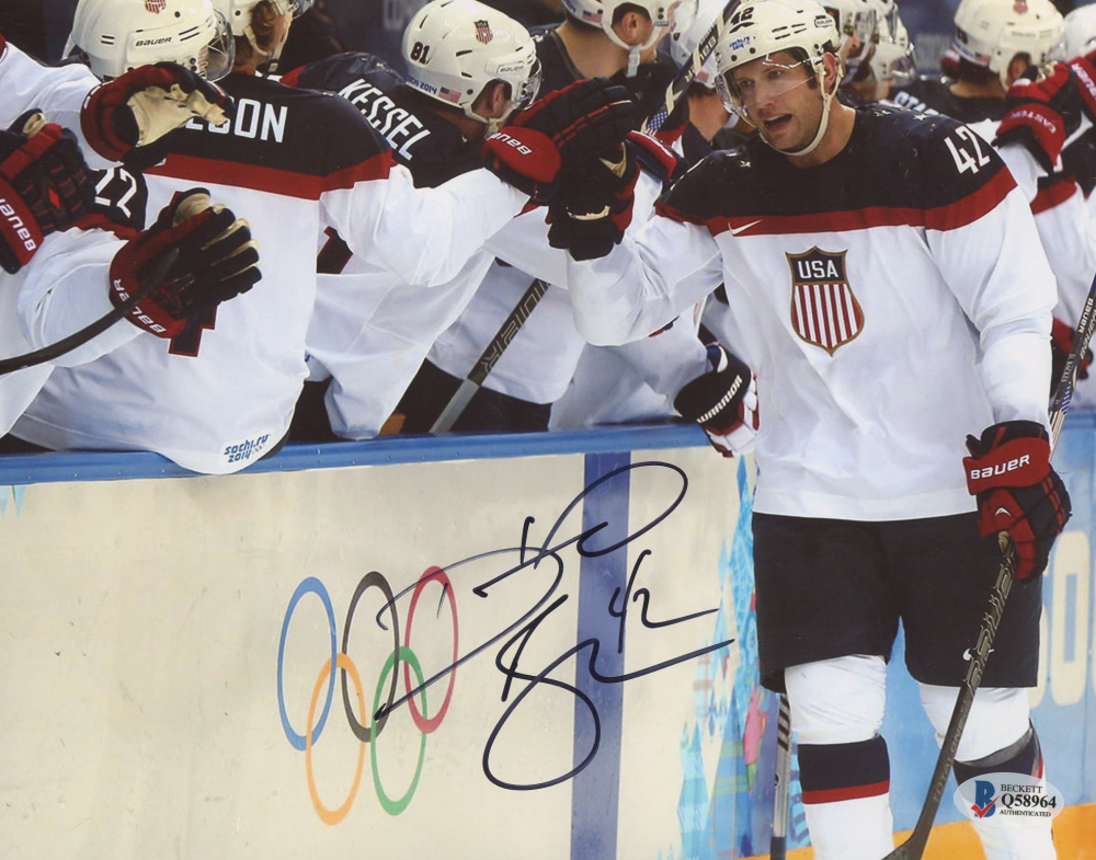 David Backes Signed Team USA 8x10 Photo (Beckett COA) | Pristine Auction