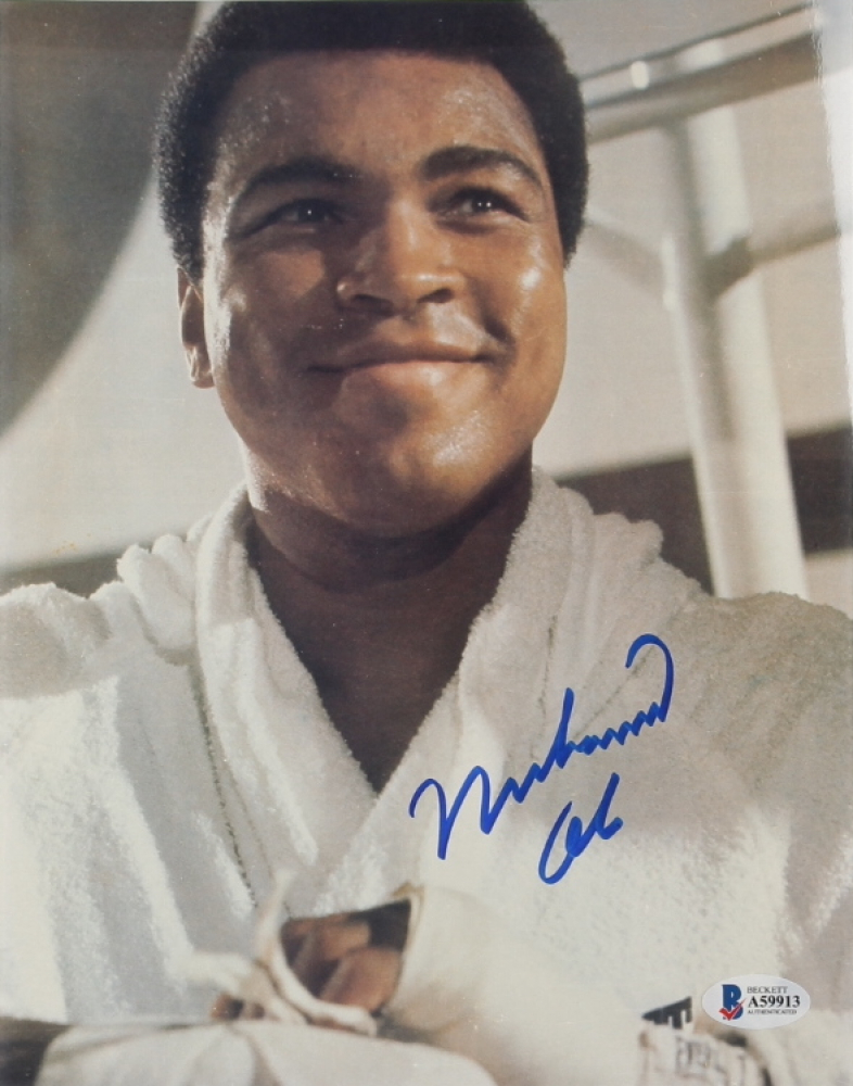 Muhammad Ali Signed 8x10 Photo (Beckett COA) | Pristine Auction