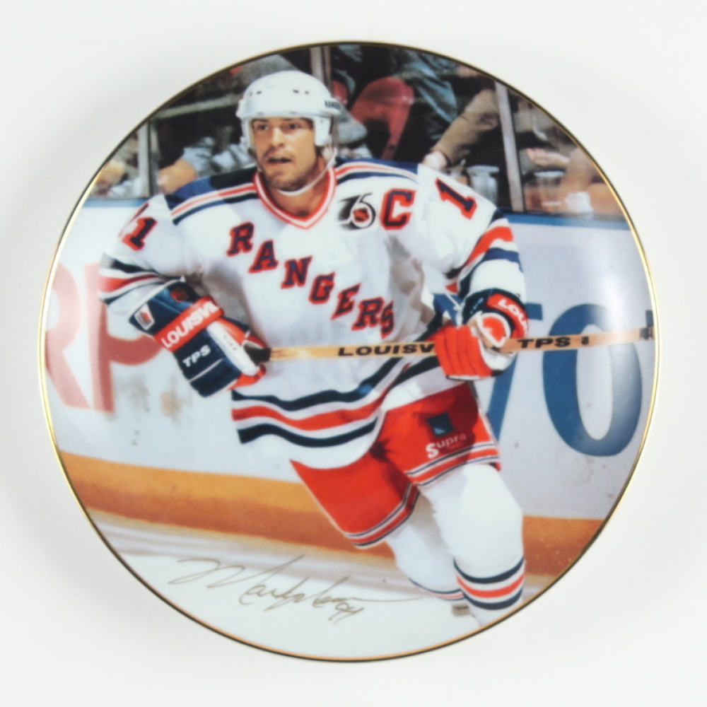 Mark Messier Signed LE Rangers Porcelain Plate (Beckett COA) | Pristine ...