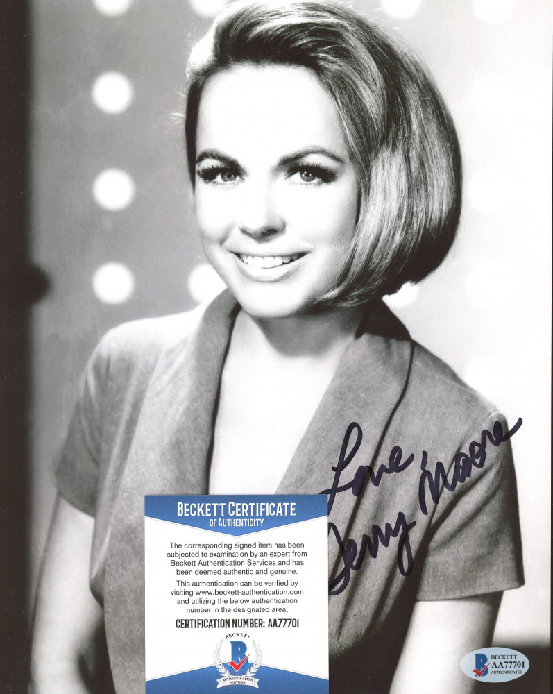 Terry Moore Signed 8x10 Photo Inscribed "Love" (Beckett) | Pristine Auction