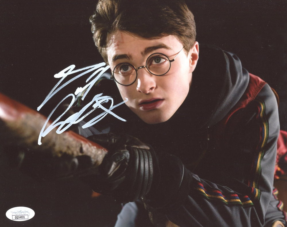 Daniel Radcliffe Signed "Harry Potter" 8x10 Photo (JSA Hologram ...