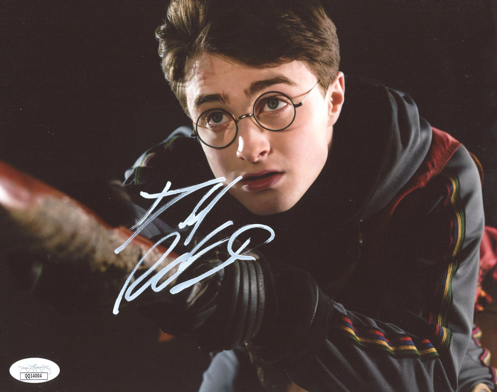 Daniel Radcliffe Signed "Harry Potter" 8x10 Photo (JSA Hologram ...