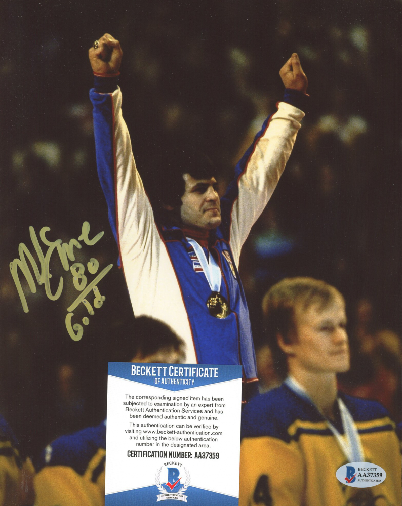 Mike Eruzione Signed Team USA 8x10 Photo Inscribed "80 Gold" (Beckett ...