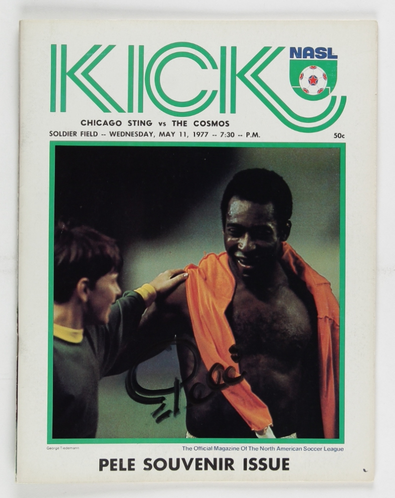 Pele Signed Vintage 1977 Cosmos Kickoff Souvenir Magazine (PSA ...