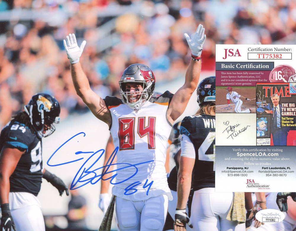 Cameron Brate Signed Buccaneers 8x10 Photo (JSA COA) | Pristine Auction