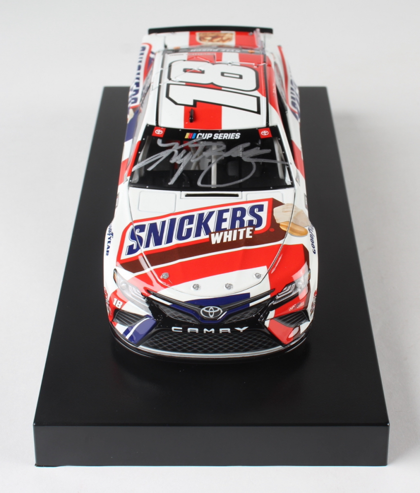 Kyle Busch Signed 2020 NASCAR #18 Snicker's White - 1:24 Diecast Car ...