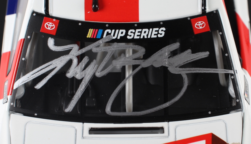 Kyle Busch Signed 2020 NASCAR #18 Snicker's White - 1:24 Diecast Car ...