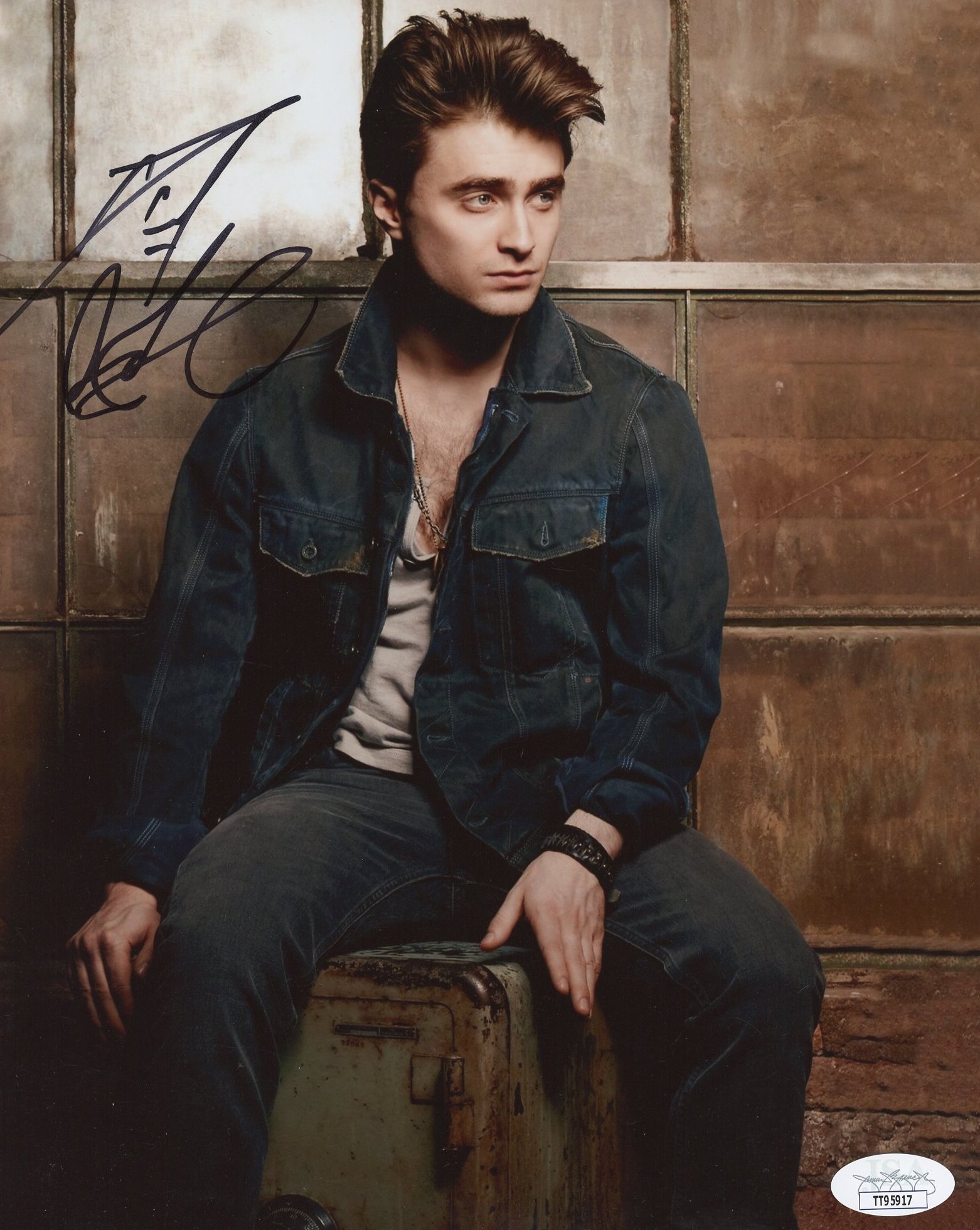 Daniel Radcliffe Signed 8x10 Photo (JSA COA) | Pristine Auction