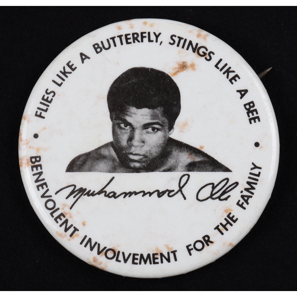 Vintage Muhammad Ali Lapel Pin | Pristine Auction