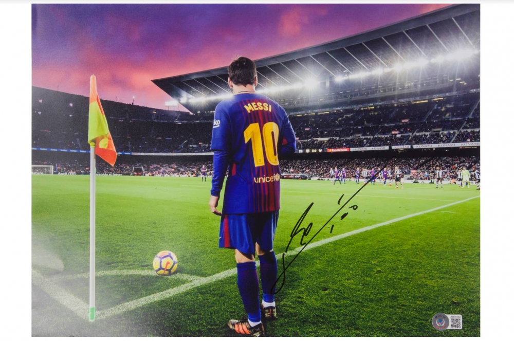 Lionel Messi Signed Barcelona 12x16 Photo (Beckett) | Pristine Auction