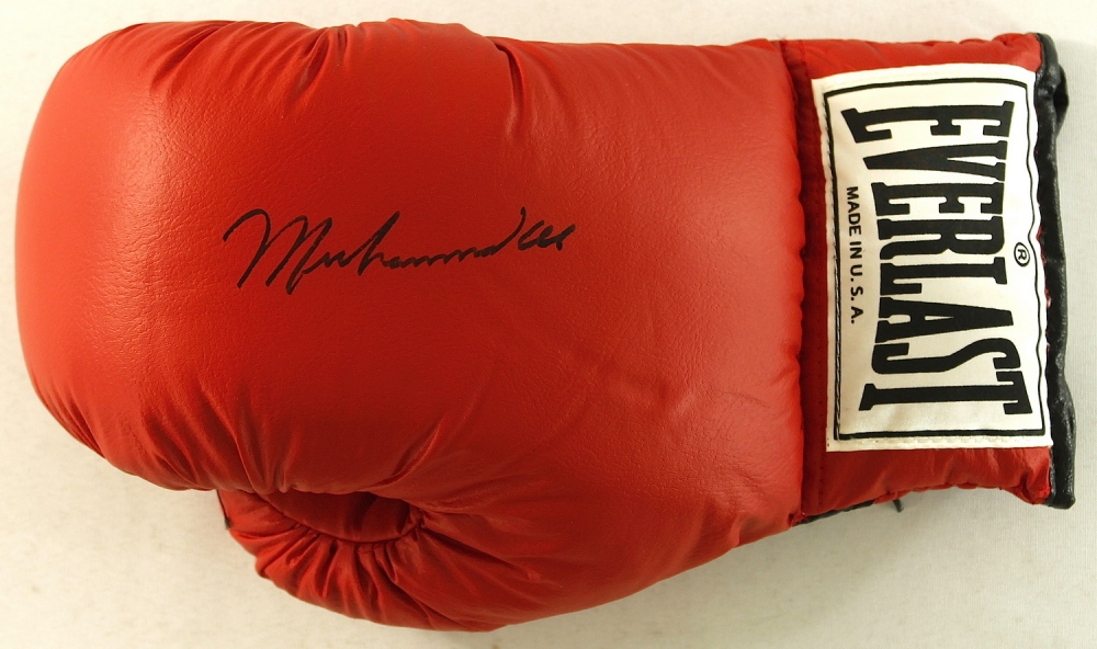 Muhammad Ali Signed Vintage Everlast Boxing Glove (JSA ALOA) | Pristine ...