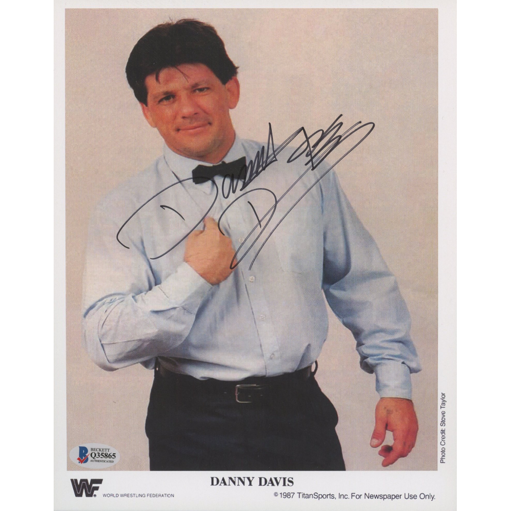 Danny Davis Signed 8x10 Photo (Beckett) | Pristine Auction