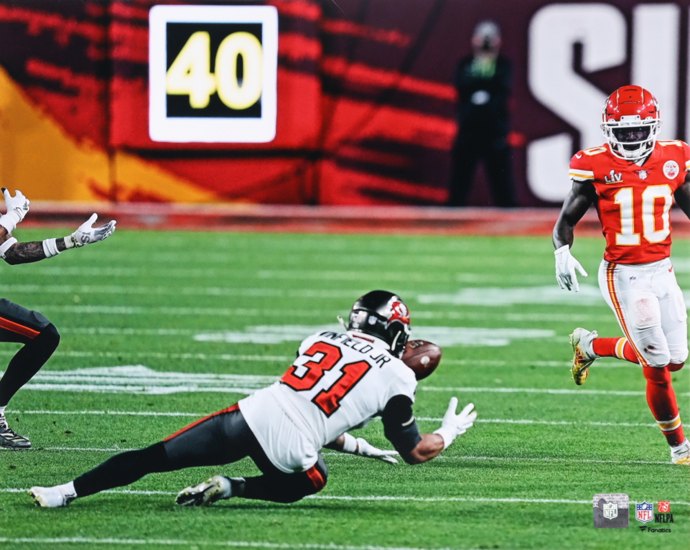 Antoine Winfield Jr. Buccaneers 16x20 Photo | Pristine Auction