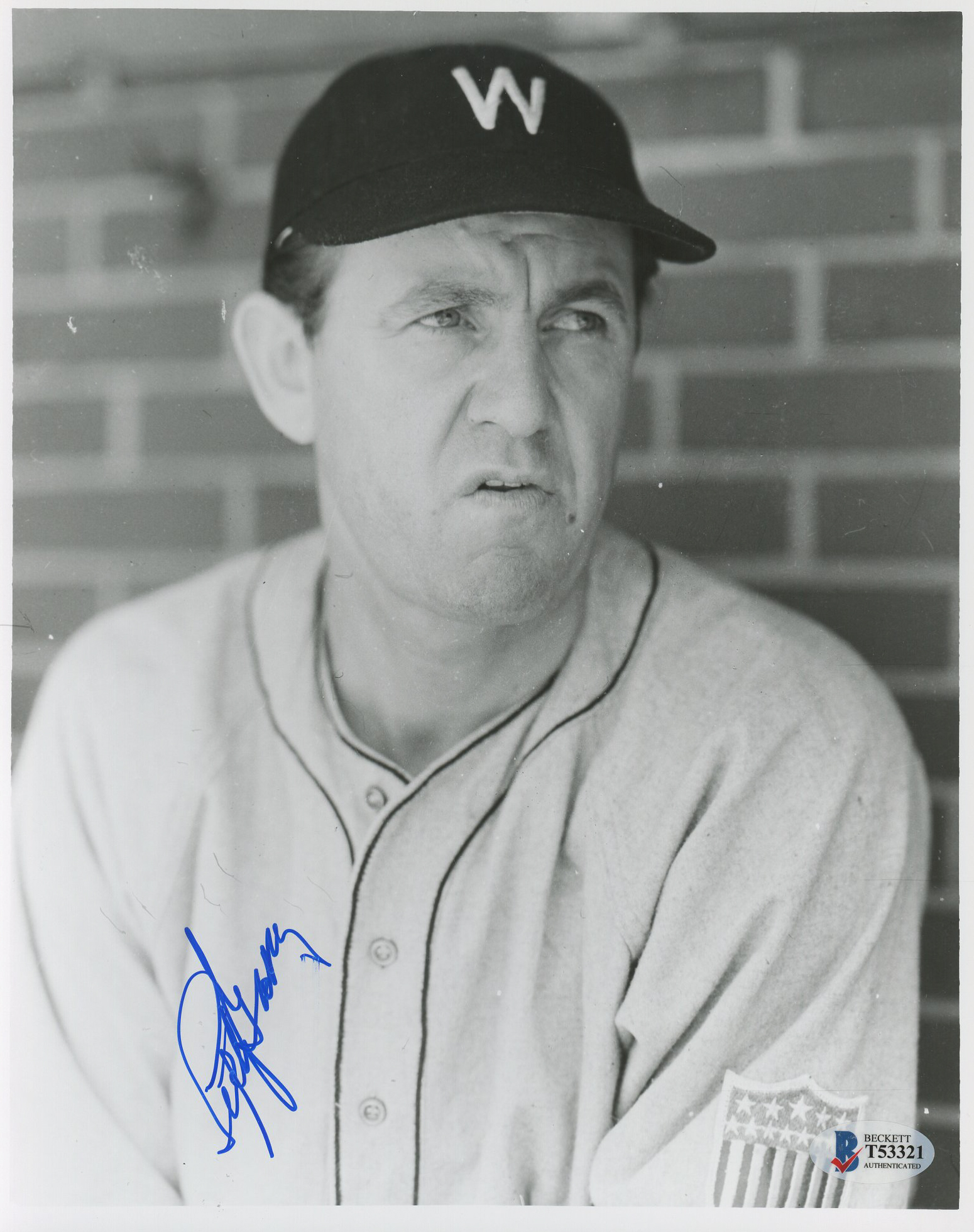 Lefty Gomez Signed 8x10 Photo (Beckett) | Pristine Auction