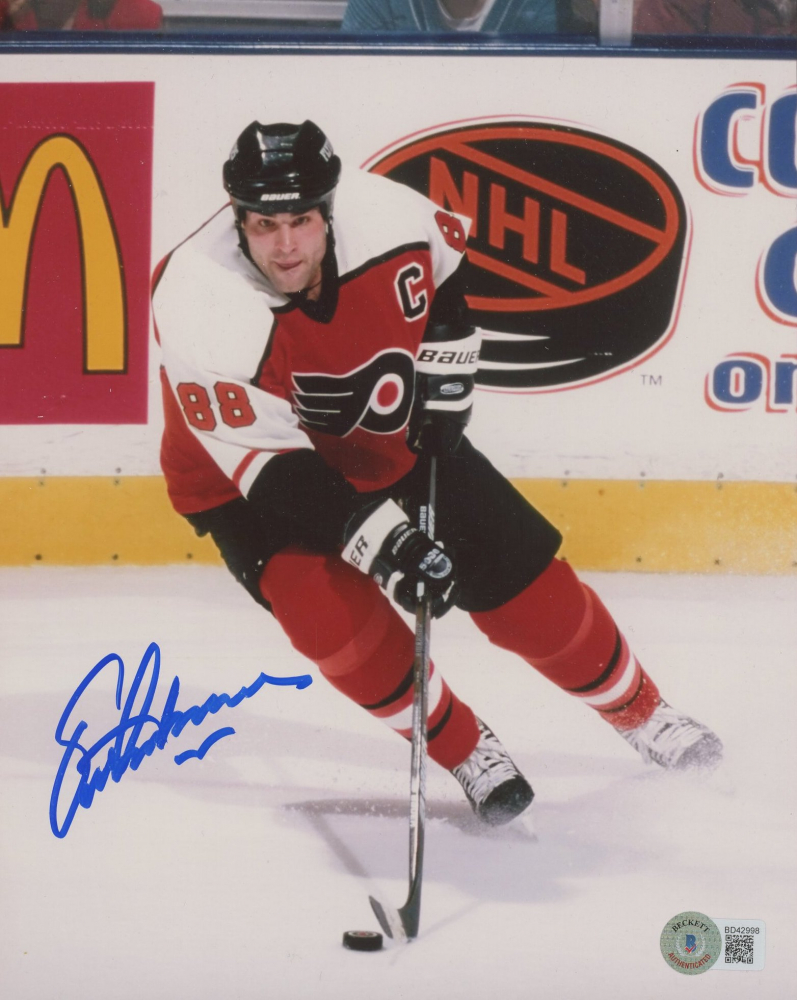 Eric Lindros Signed Flyers 8x10 Photo (Beckett) | Pristine Auction