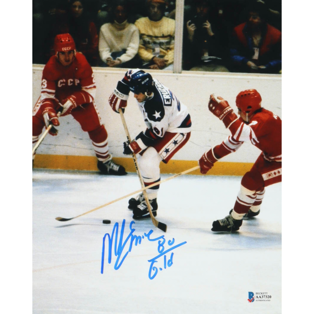 Mike Eruzione Signed Team USA 8x10 Photo Inscribed "80 Gold" (Beckett ...