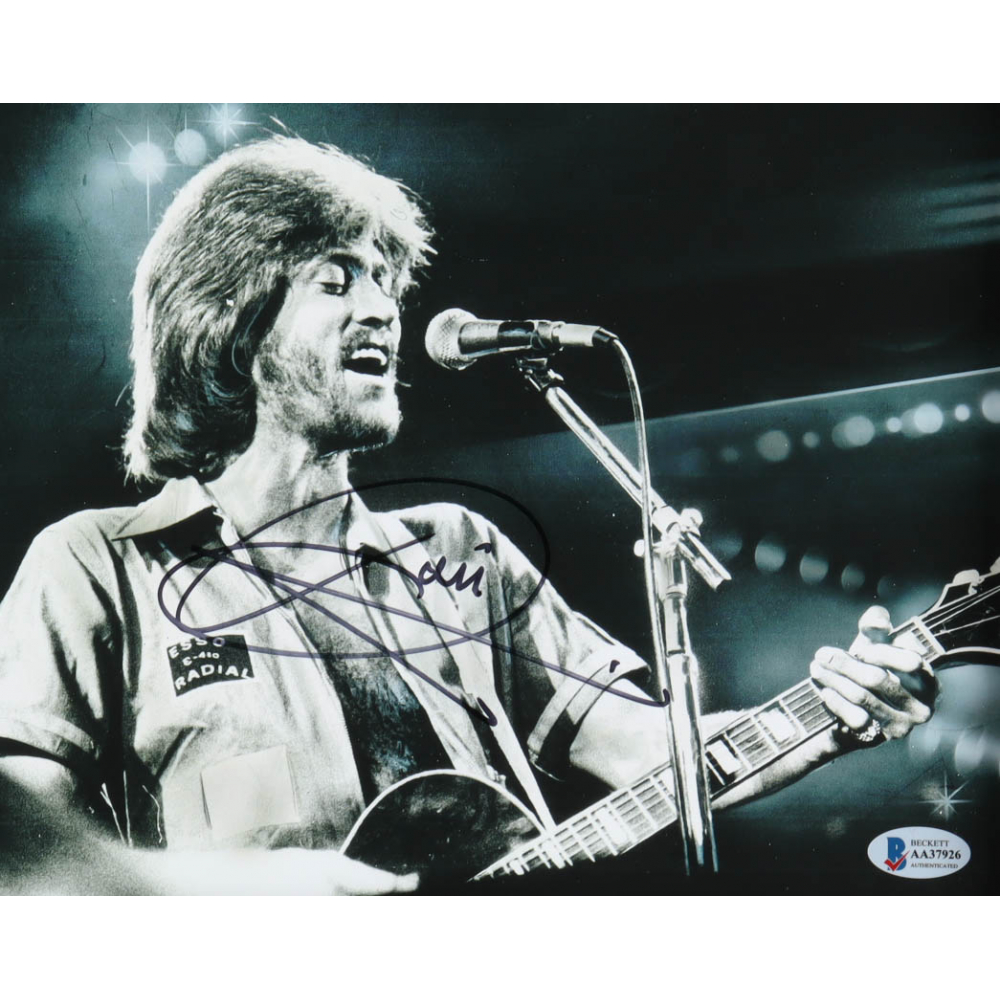Barry Gibb Signed 8x10 Photo (Beckett) | Pristine Auction