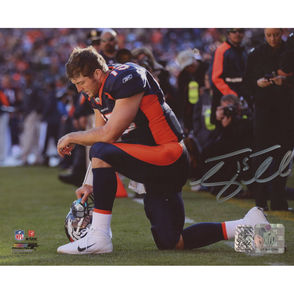 Tim Tebow Signed Broncos 8x10 Photo (Tebow) | Pristine Auction