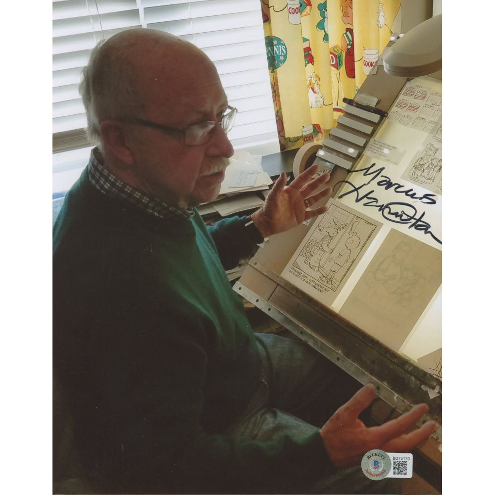 Marcus Hamilton Signed 8x10 Photo (Beckett) | Pristine Auction