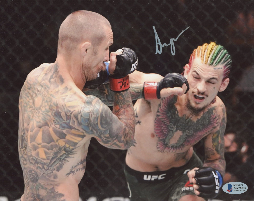 "Sugar" Sean O'Malley Signed UFC 8x10 Photo (Beckett) | Pristine Auction