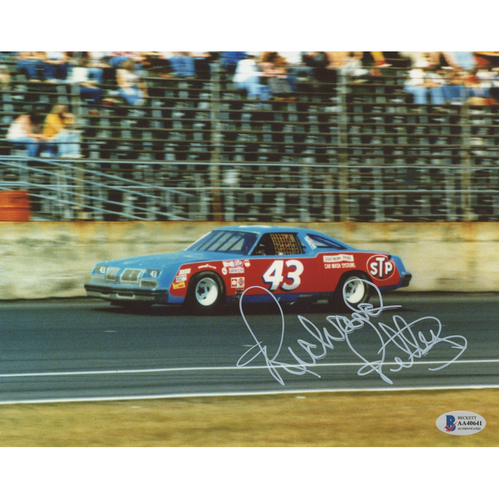 Richard Petty Signed NASCAR 8x10 Photo (Beckett) | Pristine Auction