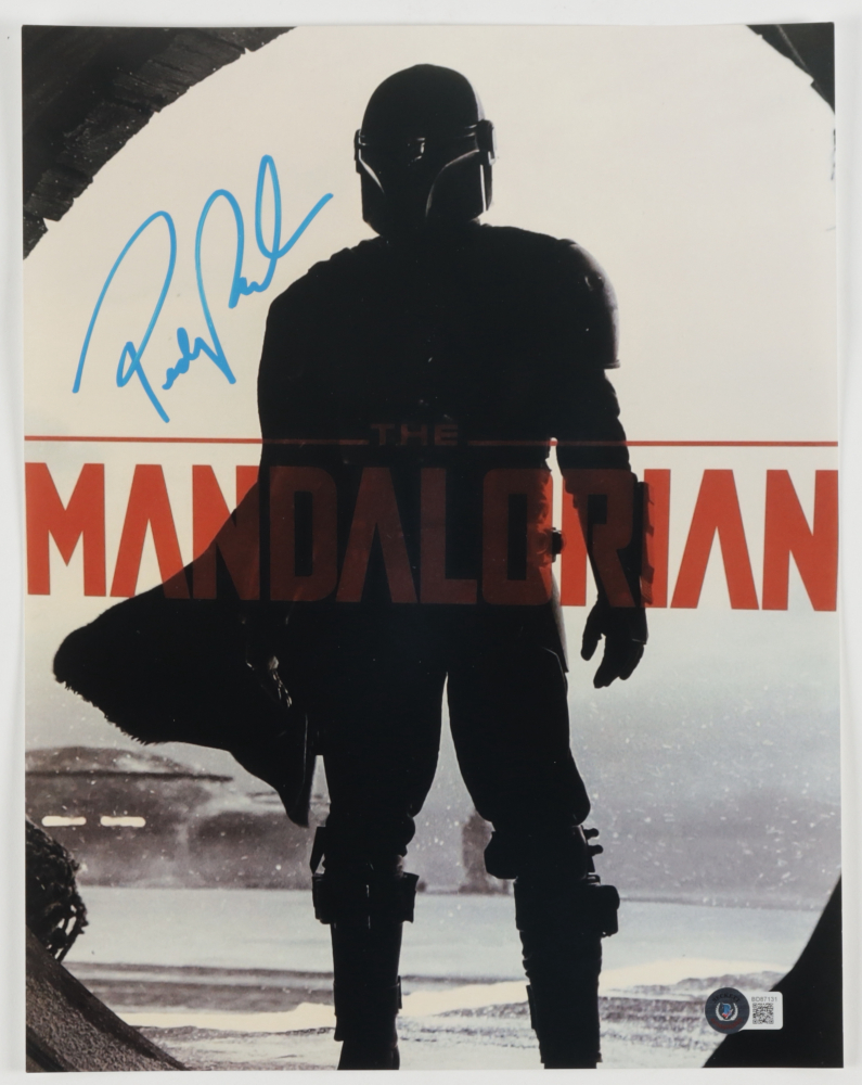 Pedro Pascal Signed "The Mandalorian" 11x14 Photo (Beckett) | Pristine ...