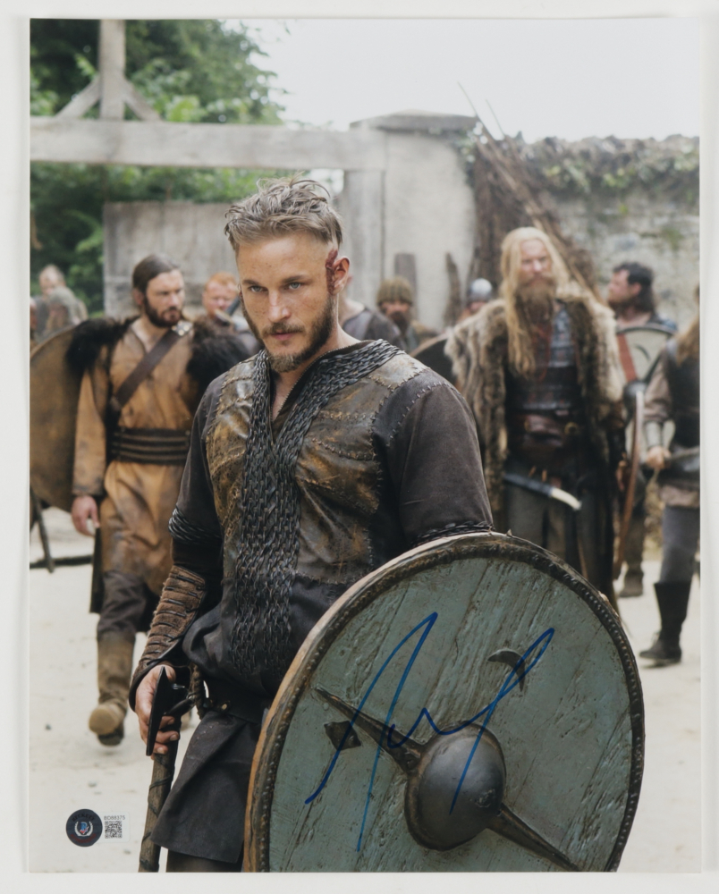 Travis Fimmel Signed "Vikings" 11x14 Photo (Beckett) | Pristine Auction