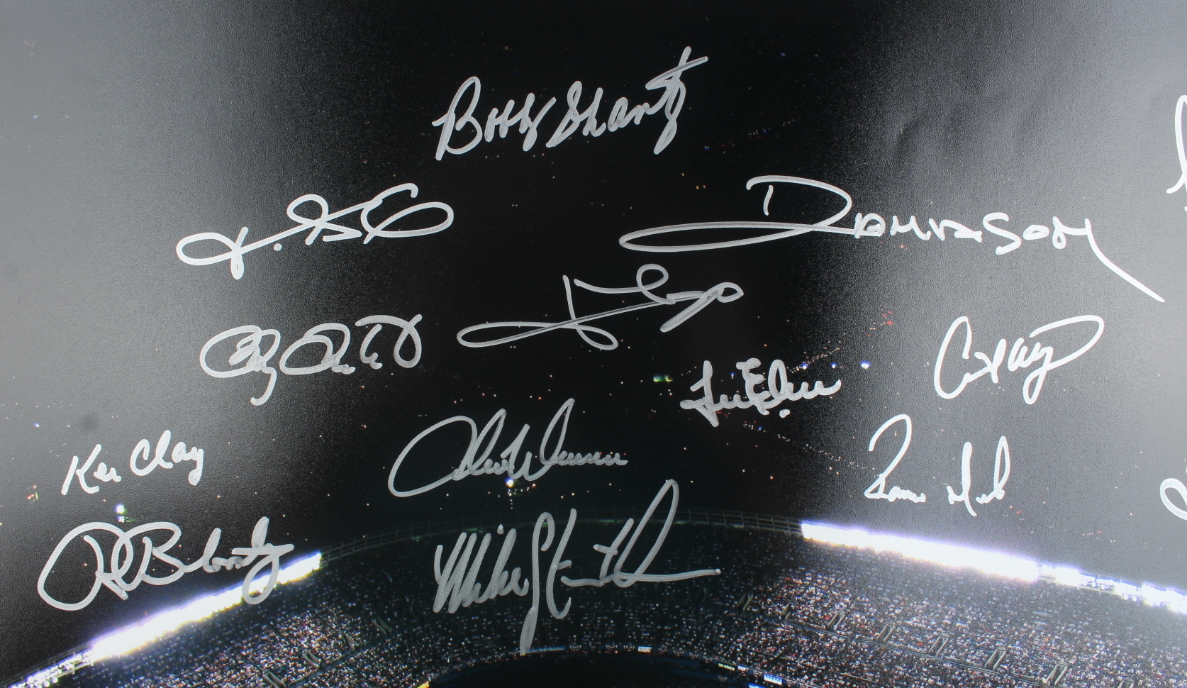 Yankees "Yankee Stadium" 16x20 Photo Signed by (26) with Jeff Nelson ...