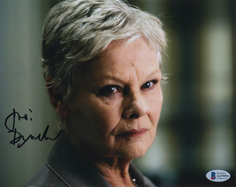 Judi Dench Signed "James Bond" 8x10 Photo (Beckett | Pristine Auction