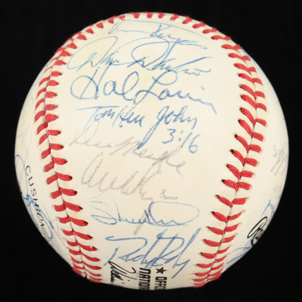 1990 Phillies ONL Baseball Team-Signed by (31) with Darren Daulton ...