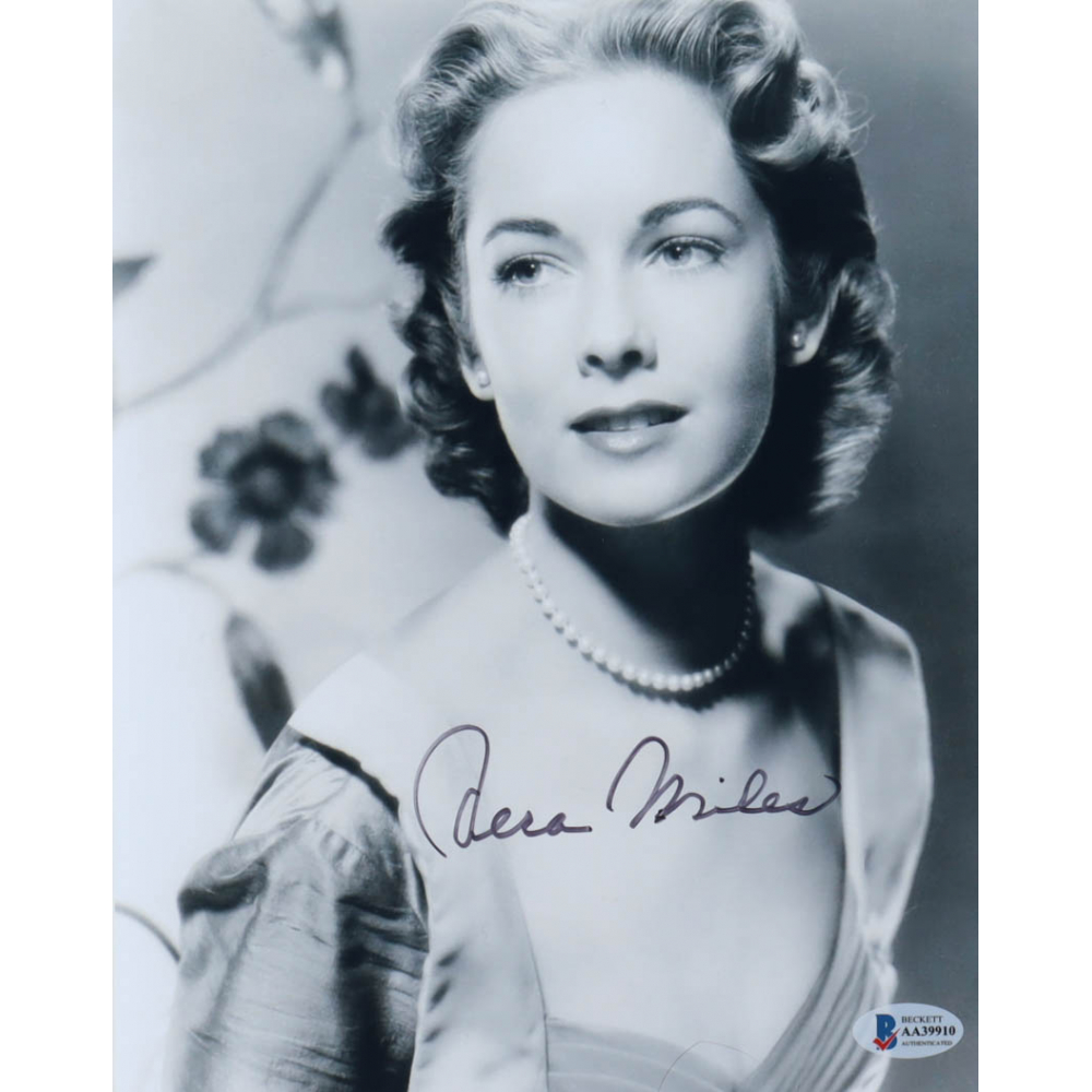 Vera Miles Signed 8x10 Photo (Beckett) | Pristine Auction