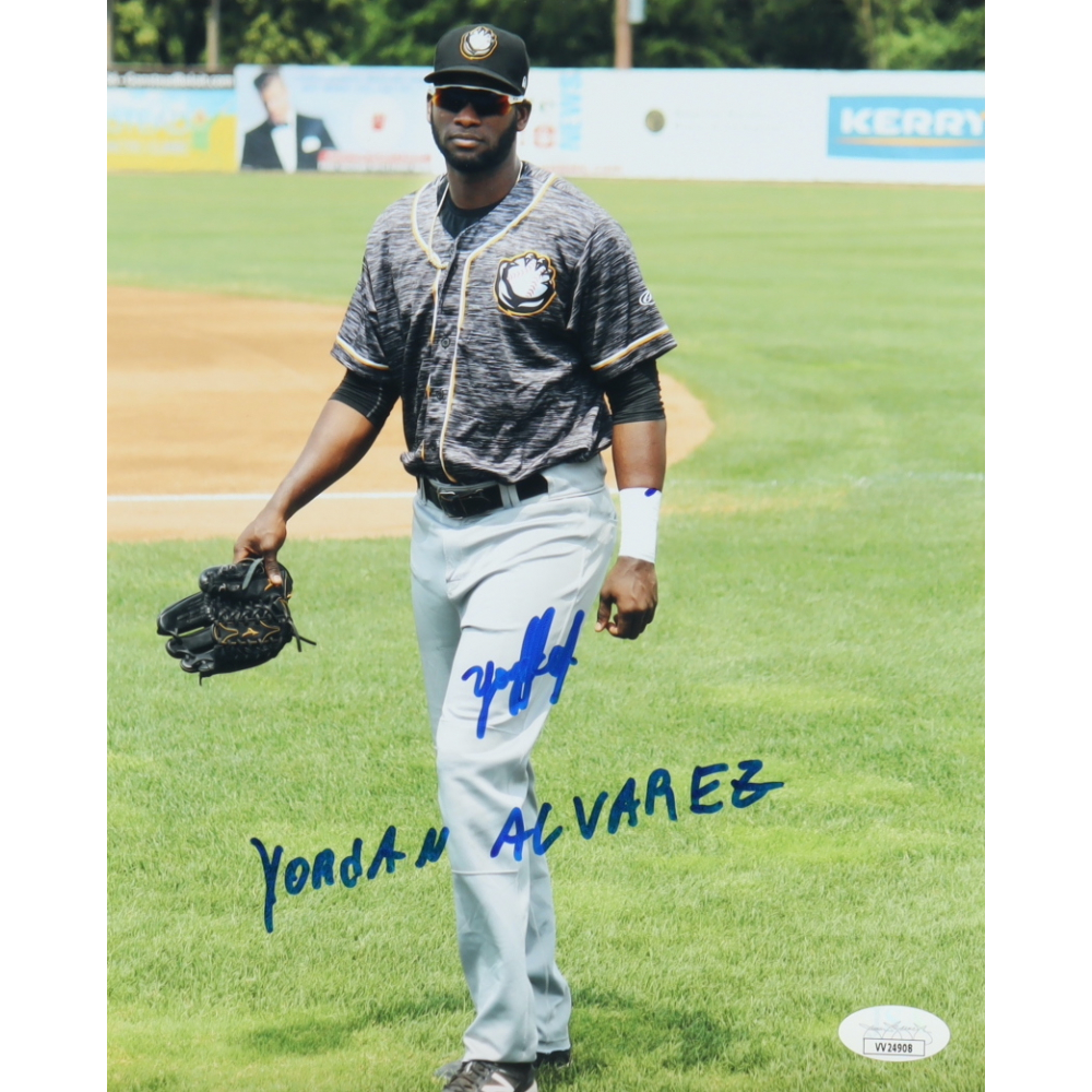 Yordan Alvarez Signed 8x10 Photo (JSA) | Pristine Auction