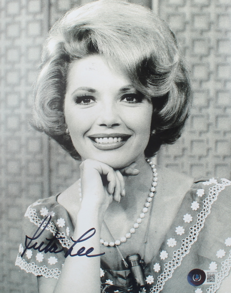 Ruta Lee Signed 8x10 Photo (Beckett) | Pristine Auction