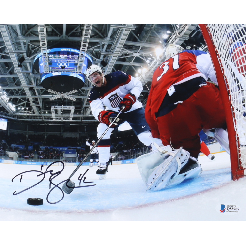 David Backes Signed Team USA 8x10 Photo (Beckett) | Pristine Auction