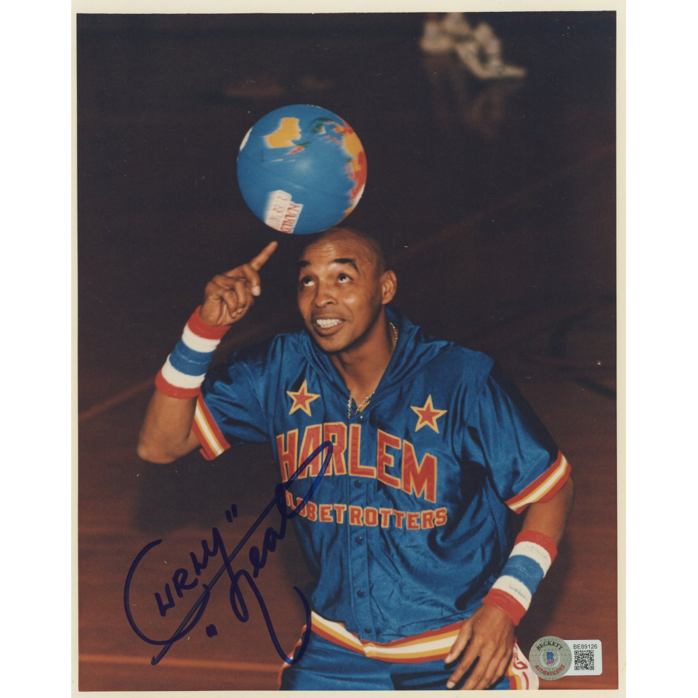 Curly Neal Signed Globetrotters 8x10 Photo (Beckett) | Pristine Auction