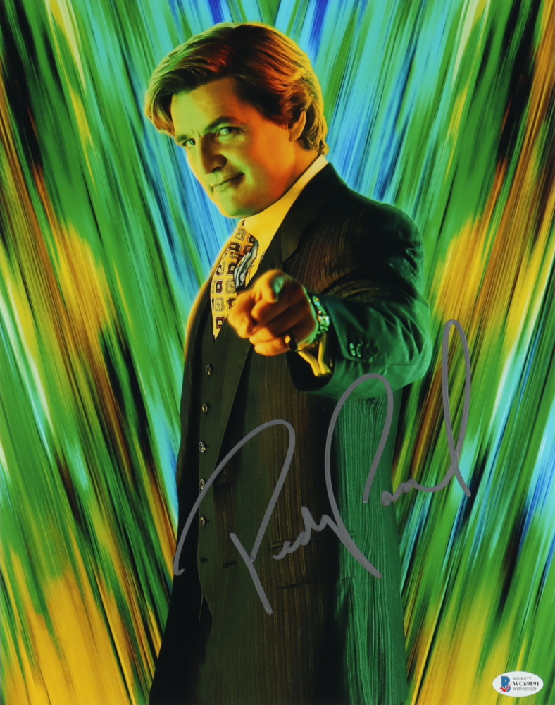 Pedro Pascal Signed "Wonder Woman 1984" 11x14 Photo (Beckett ...