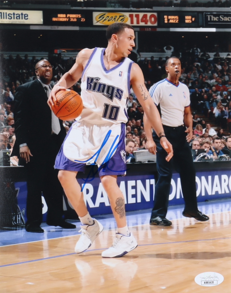 Mike Bibby Signed Kings 8x10 Photo (JSA) | Pristine Auction