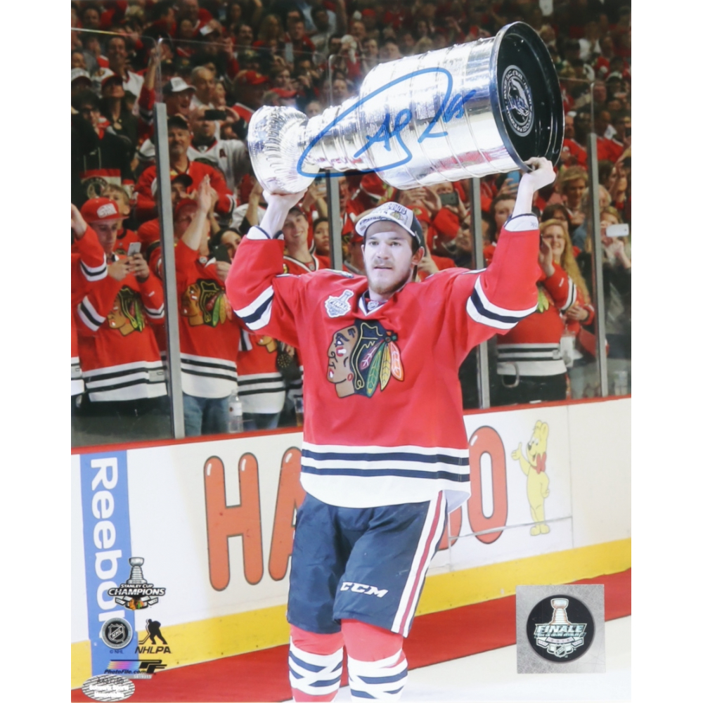 Andrew Shaw Signed Blackhawks 8x10 Photo (Schwartz) | Pristine Auction