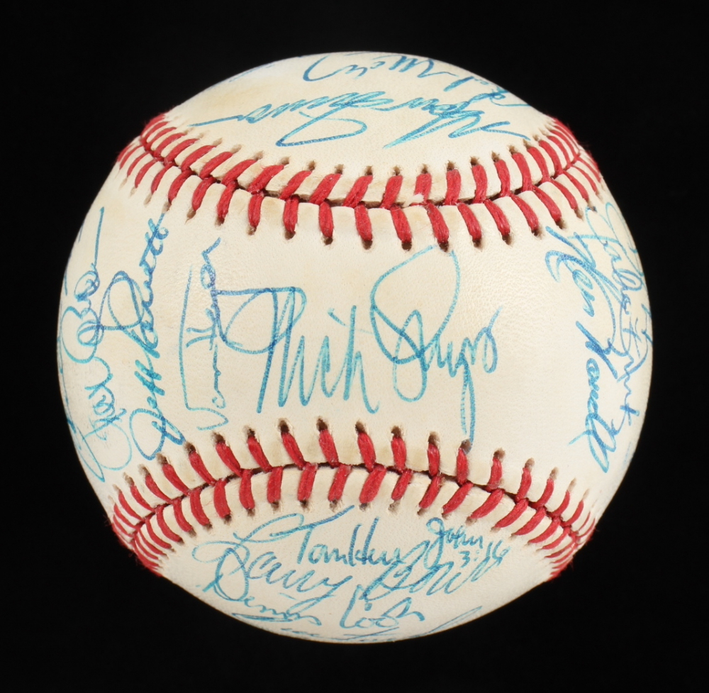 1989 Phillies ONL Baseball Team-Signed by (31) with Darren Daulton ...