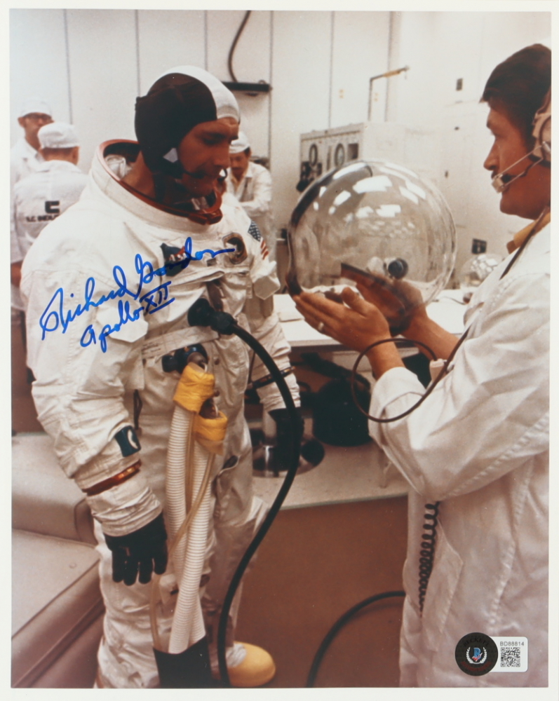 Richard Gordon Signed NASA 8x10 Photo Inscribed "Apollo XII" (Beckett ...