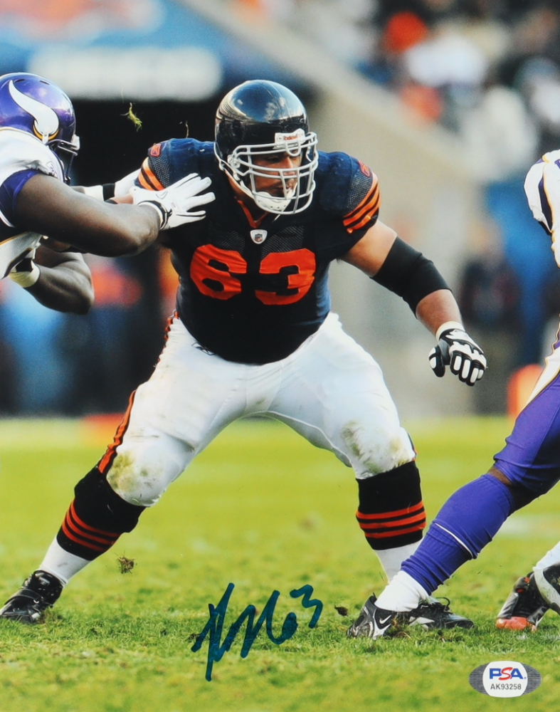 Roberto Garza Signed Bears 8x10 Photo (PSA) | Pristine Auction